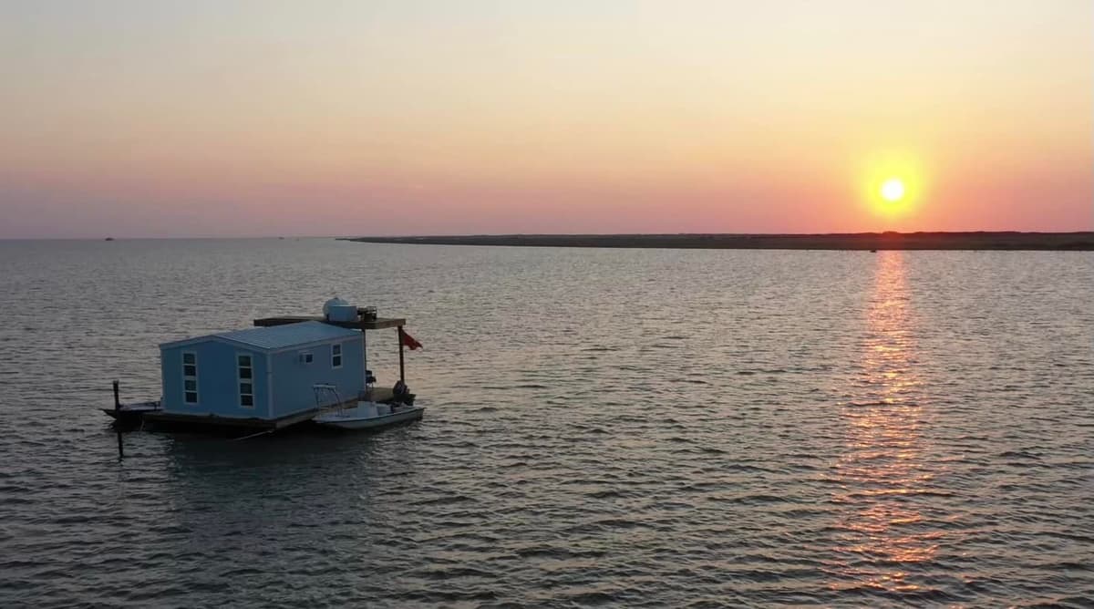 Baffin Bay Floating Cabin Rental